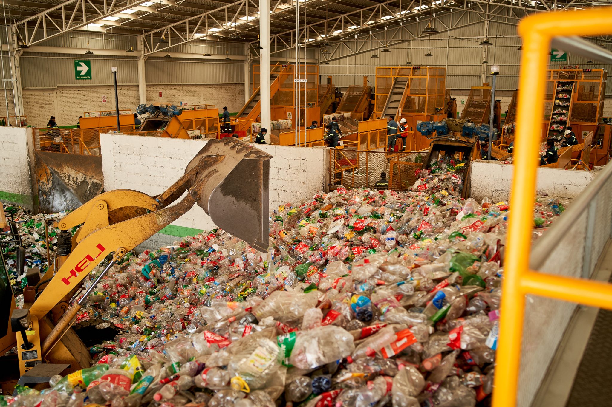 PetStar y Embotelladora de Colima, unidos por un futuro más verde - PetStar